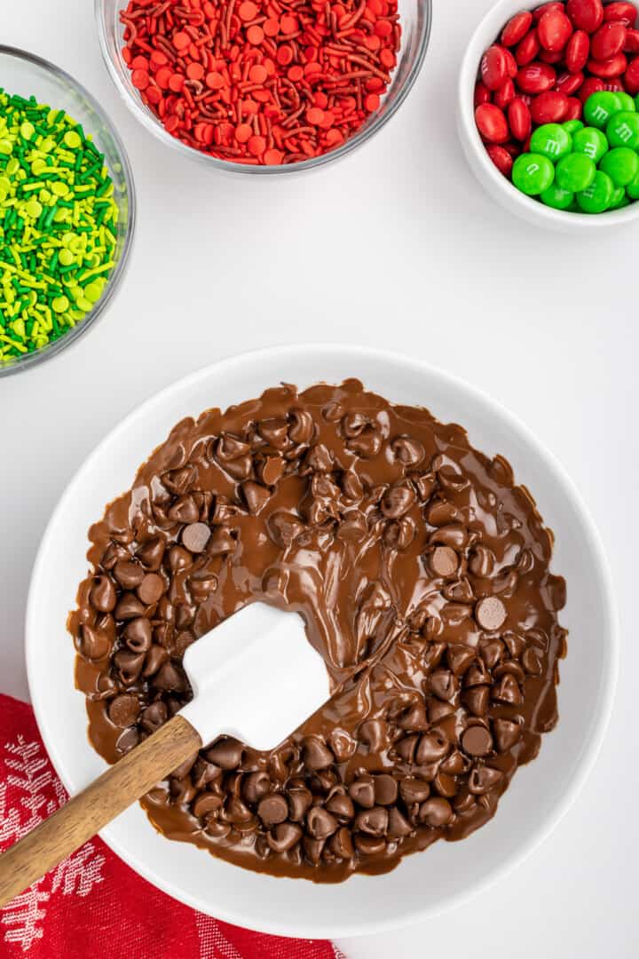 Chocolate Candy Bark Recipe - Tasty Treats and Eats